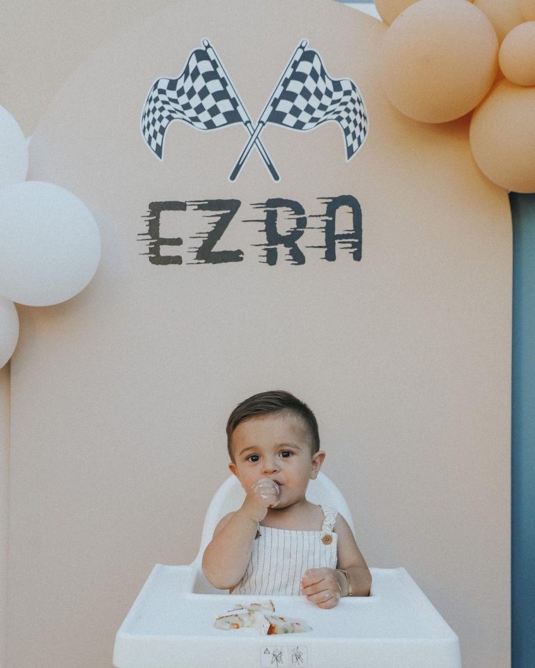 11+ *Super Adorable* First Birthday High Chair Decorations (Simple + Easy)