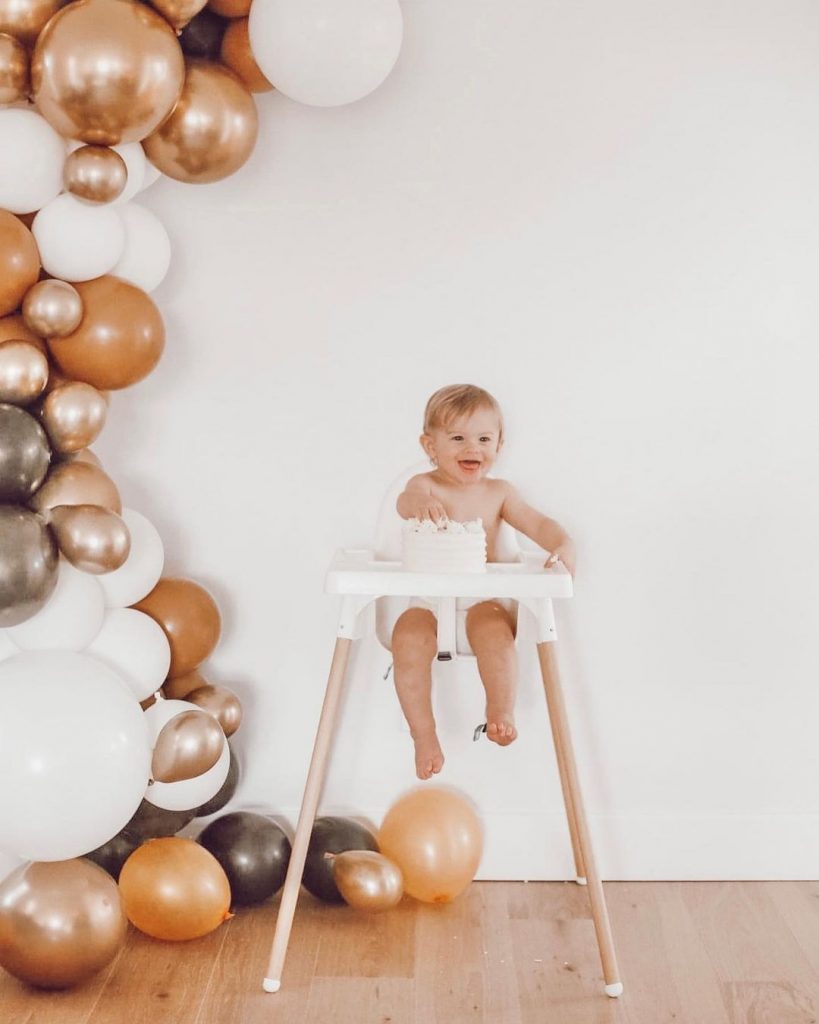 11+ *Super Adorable* First Birthday High Chair Decorations (Simple + Easy)