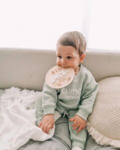 35+ *Ridiculously Precious* Sibling Pregnancy Announcement Photos