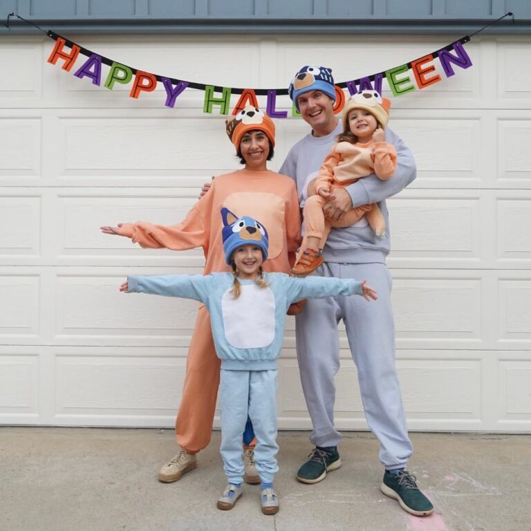 35+ *Cutest Ever* Matching Family Halloween Costumes