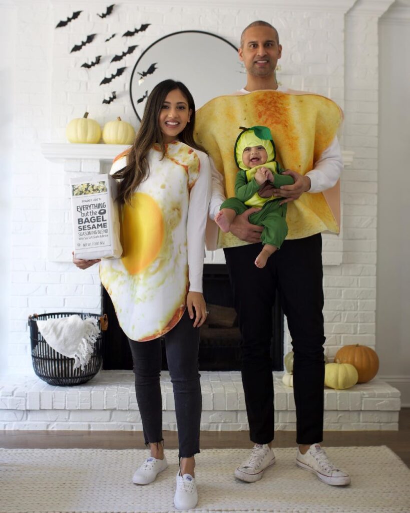 35+ *Best* Matching Family Halloween Costumes