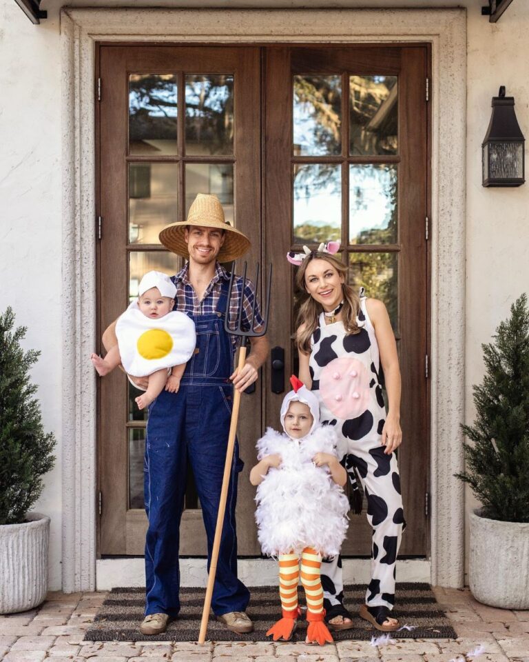 35+ *Cutest Ever* Matching Family Halloween Costumes