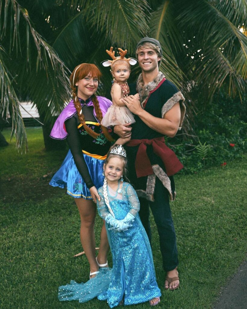 35+ *Best* Matching Family Halloween Costumes