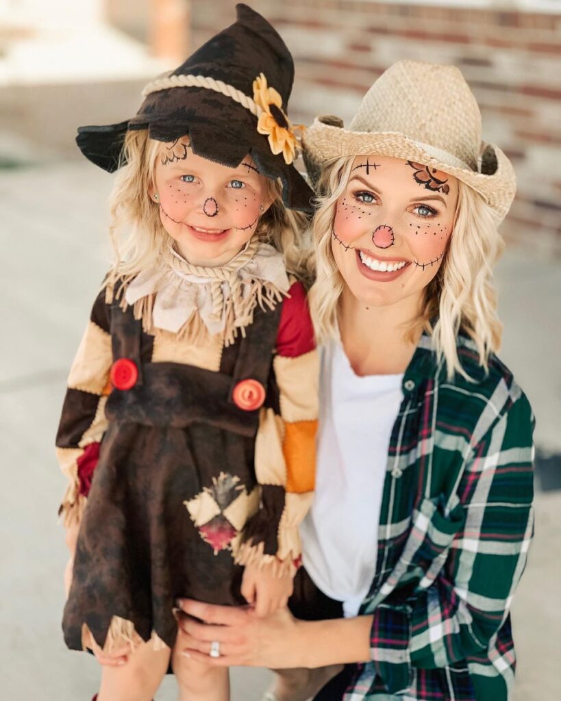 35+ *Cutest Ever* Matching Family Halloween Costumes