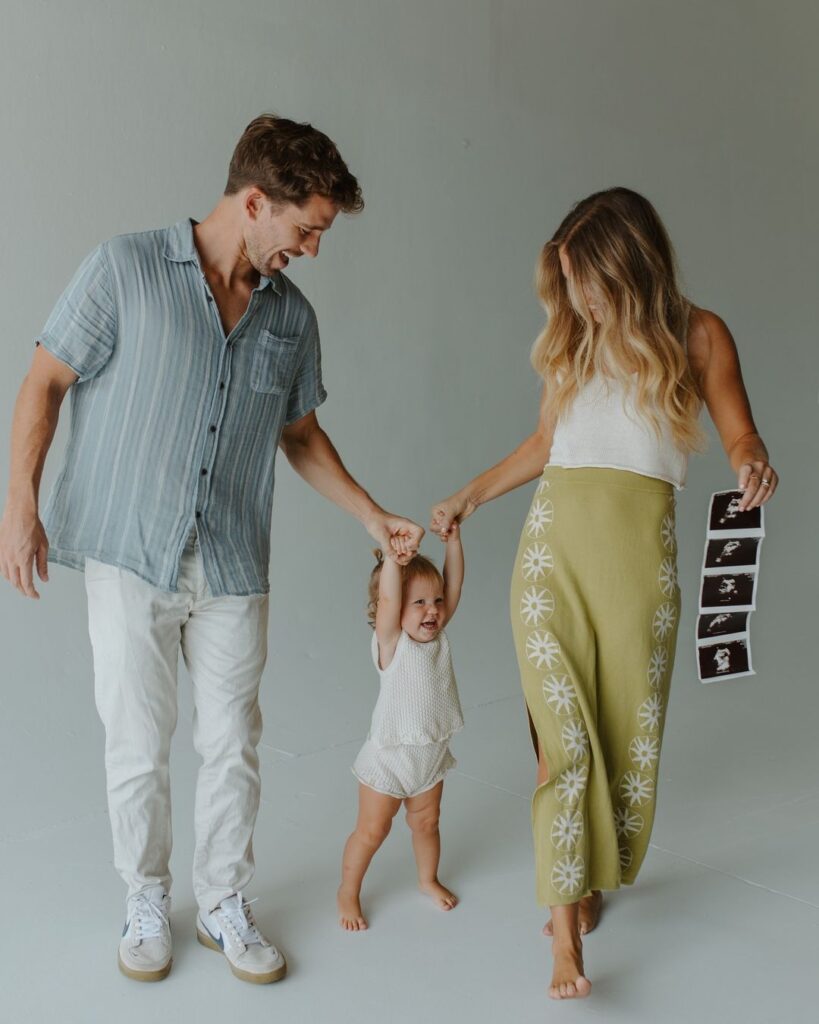 15+ *Crazy Cute* Big Sister Pregnancy Announcement Ideas To Copy