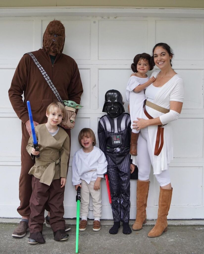 22+ *Adorable* Family Halloween Costumes for 2025