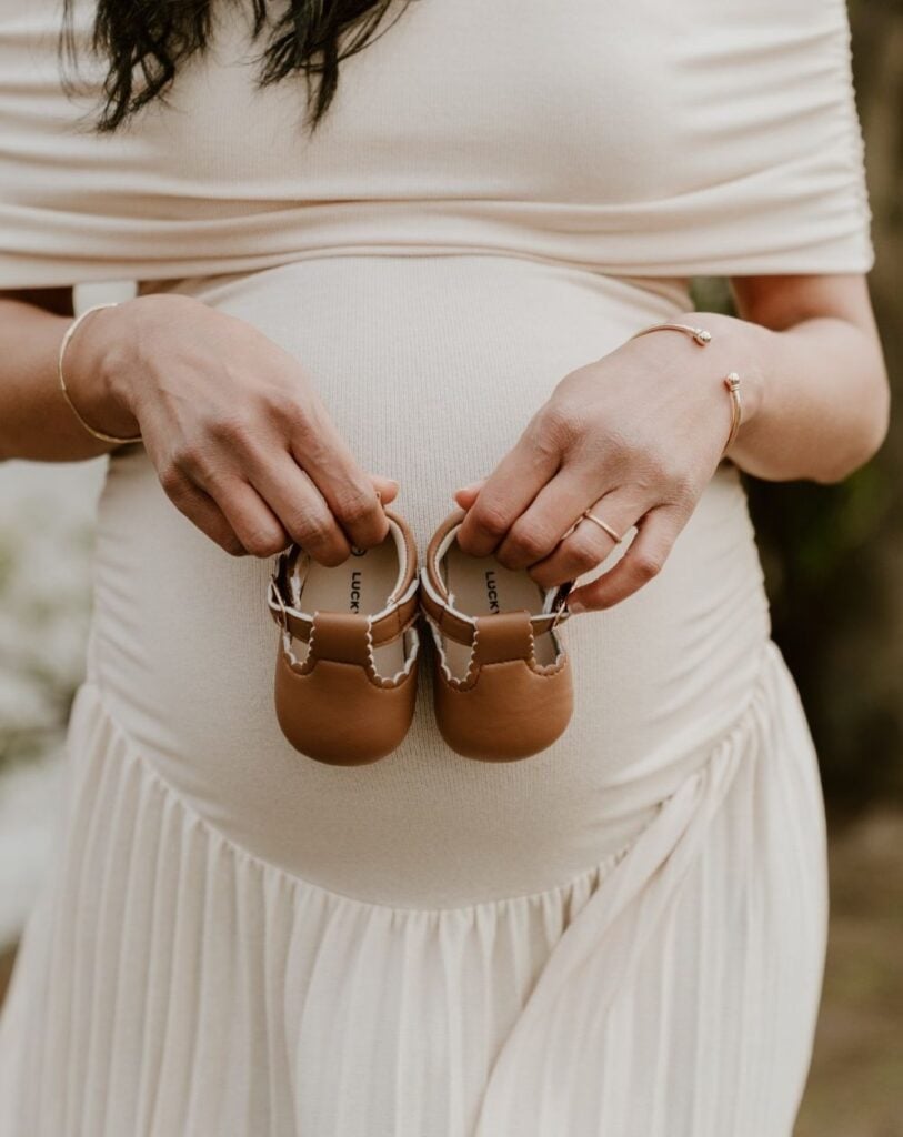 23+ *Precious* Baby Bump Photo Ideas You Have To See