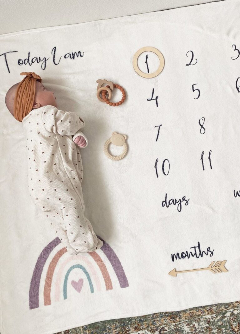 32+ *Beautiful* Baby Monthly Photoshoot Ideas You Need To Try