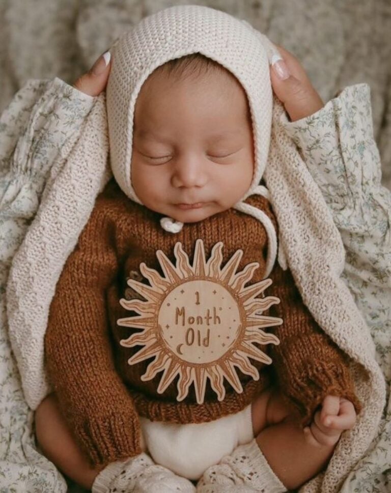 32+ *Precious* Baby Monthly Photoshoot Ideas You Need To Try