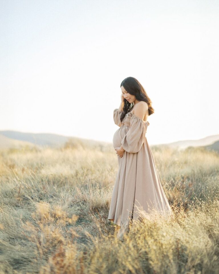 29+ Aesthetic Maternity Photoshoot Ideas For *Perfect* Mementos